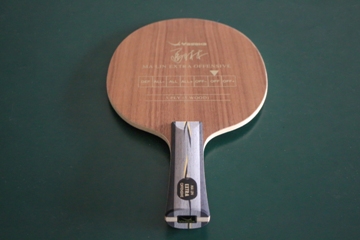 Yasaka Ma Lin Extra Offensive | An OFF all-wood blade, noble Walnut